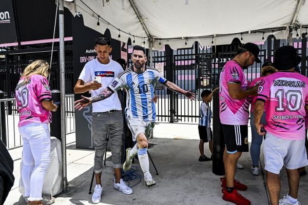 Lionel Messi Lands In Florida Ahead Of Monumental Inter Miami Switch ...